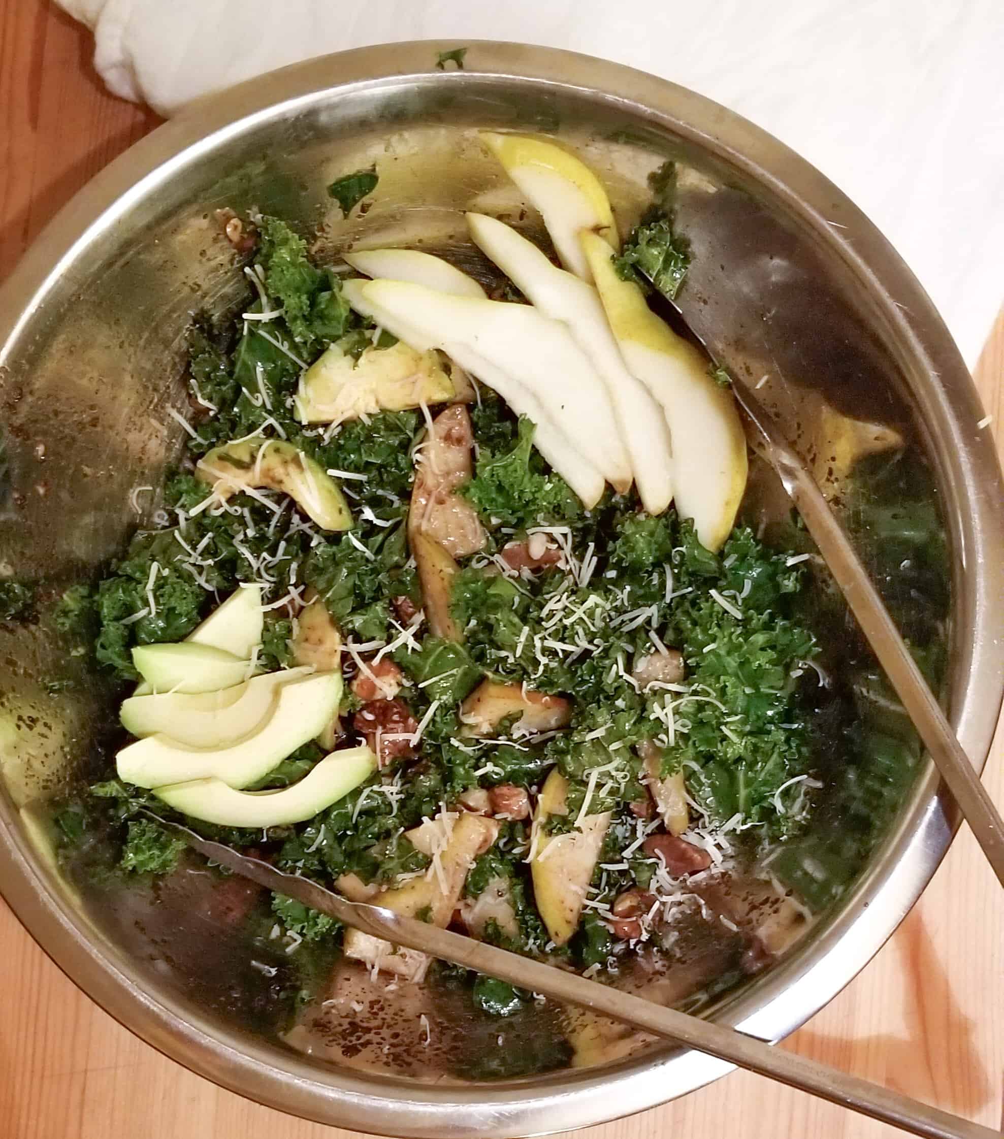 BALSAMIC PEAR WALNUT SALAD | The Frozen Biscuit