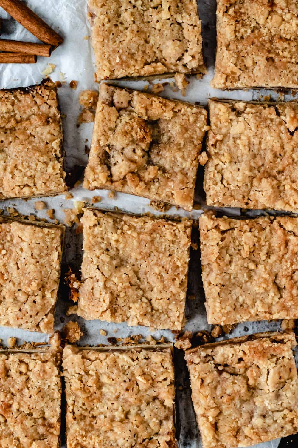 Streusel Lover's Apple Bars | The Frozen Biscuit